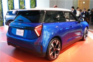 新型BMW MINI クーパー F66（ガソリン）＆J01（電気自動車）日本でも発売 | BMWとオープンカー、2台持ちは大変でした/GOCCHI